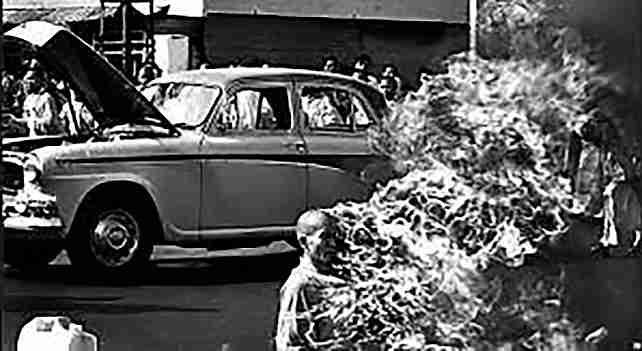 RAGE AGAINST THE MACHINE Debut Studio Album (1992)